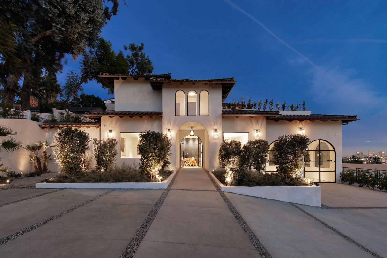 Inside A Modern Spanish Inspired Estate In The Hollywood Hills inside-a-modern-spanish-inspired-estate-in-the-hollywood-hills