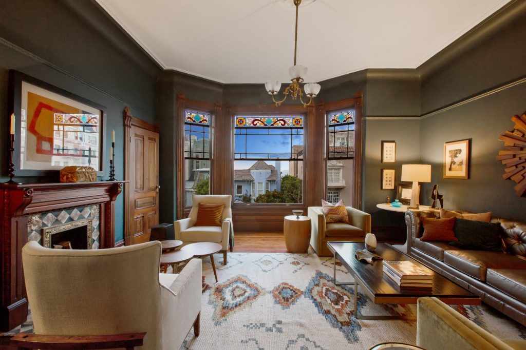 Glamorous Glass | 5 Homes with Stained-Glass Windows - Sotheby´s ...