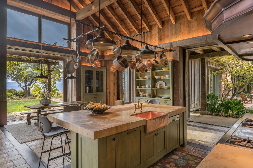 Inside a Howard Backen–Designed Pritchard Hill Compound - Sotheby´s ...