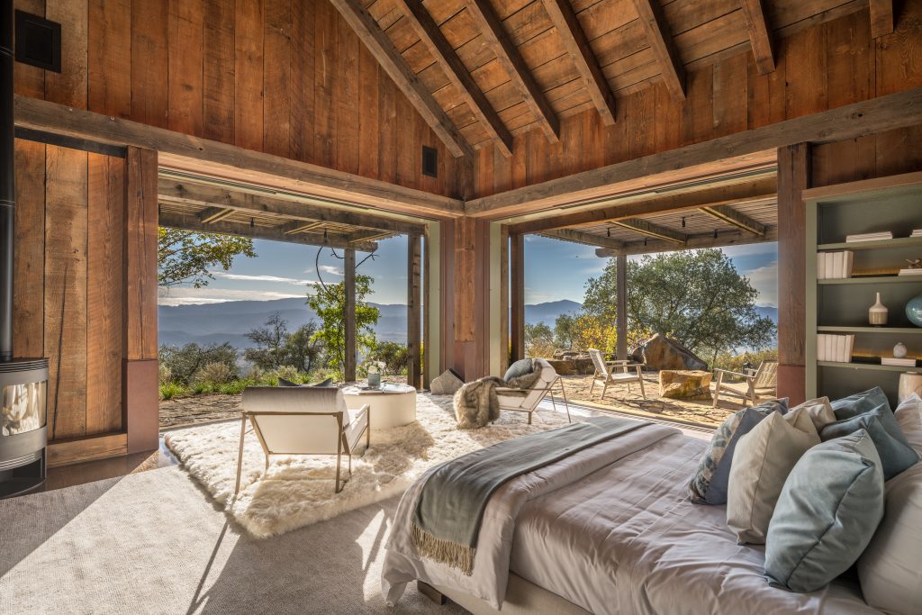 Inside a Howard Backen–Designed Pritchard Hill Compound - Sotheby´s ...