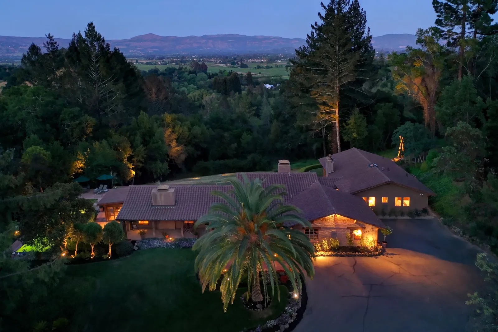 Video of the Week: Take a Virtual Tour of an Adobe Style Ranch in Napa ...