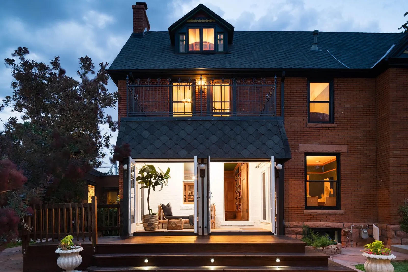 Video of the Week: Take a Virtual Tour of the Fray Lead Singer Isaac ...