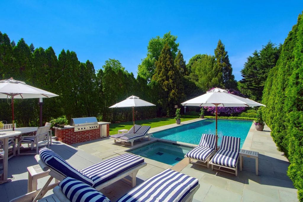5 Stylish Swimming Pools That Make a Splash - Sotheby´s International ...