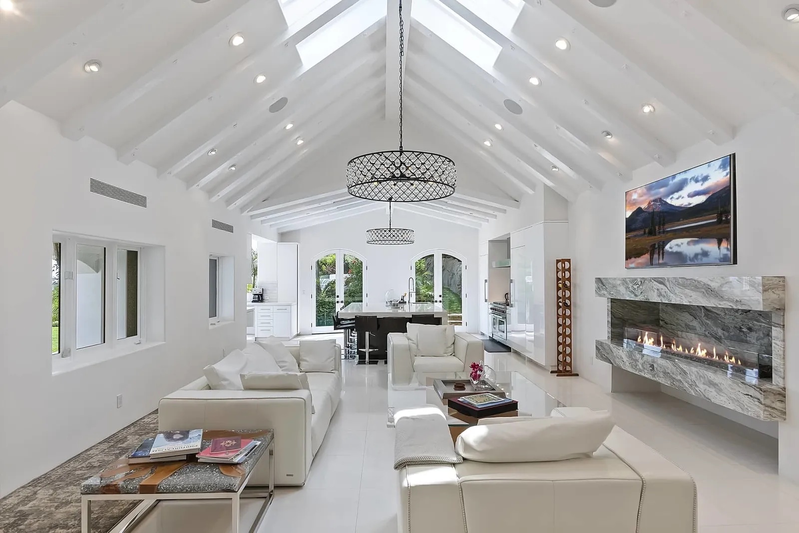 Lofty Goals: 5 Homes with Vaulted Ceilings - Sotheby´s International ...