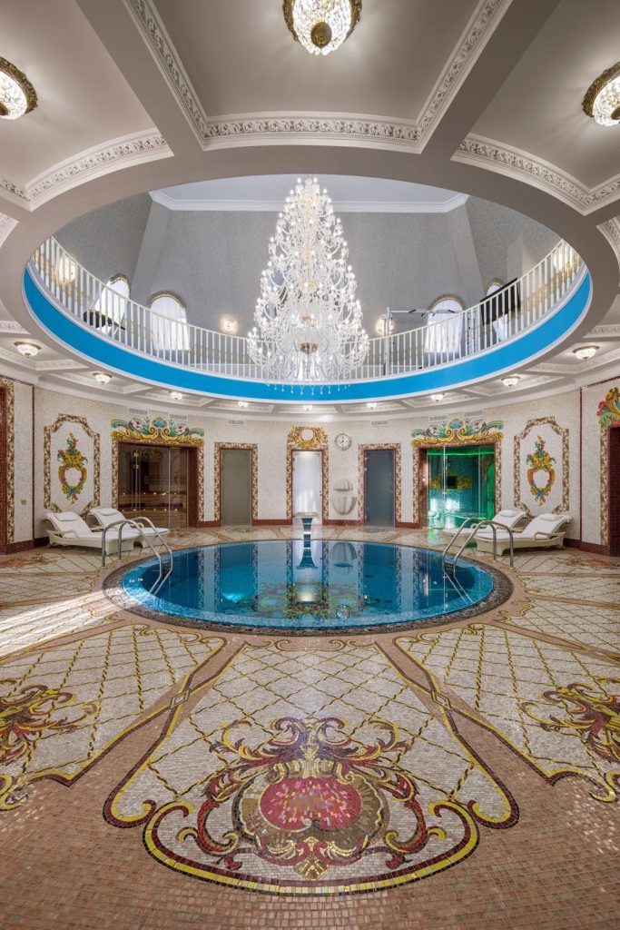 Video of the Week: An Enchanting Waterfront Castle in Kiev, Ukraine ...