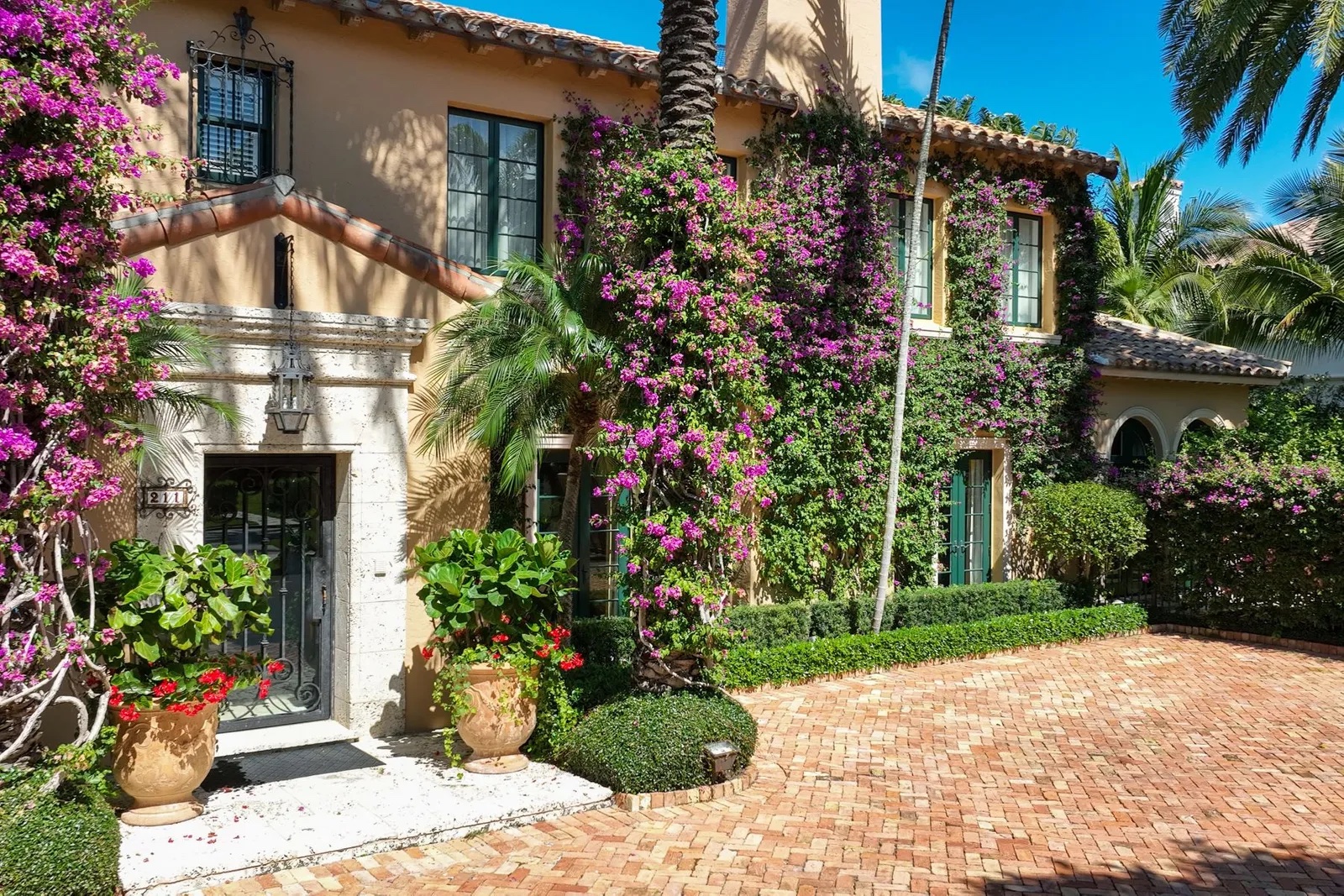 Inside a Private Tropical Enclave in Palm Beach - Sotheby´s ...