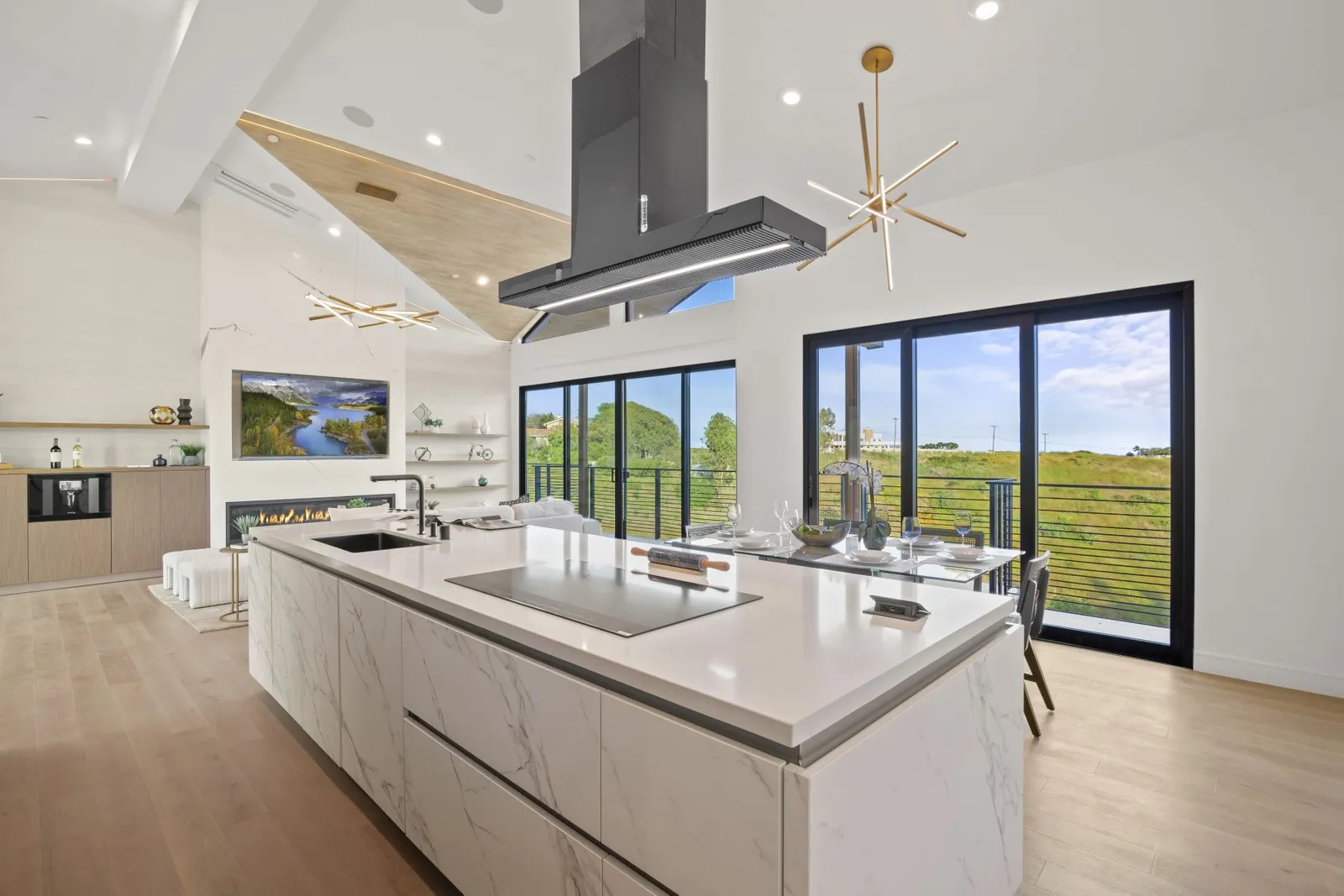 Smart Kitchens: The Latest Tech for Cooking and Entertaining at Home ...