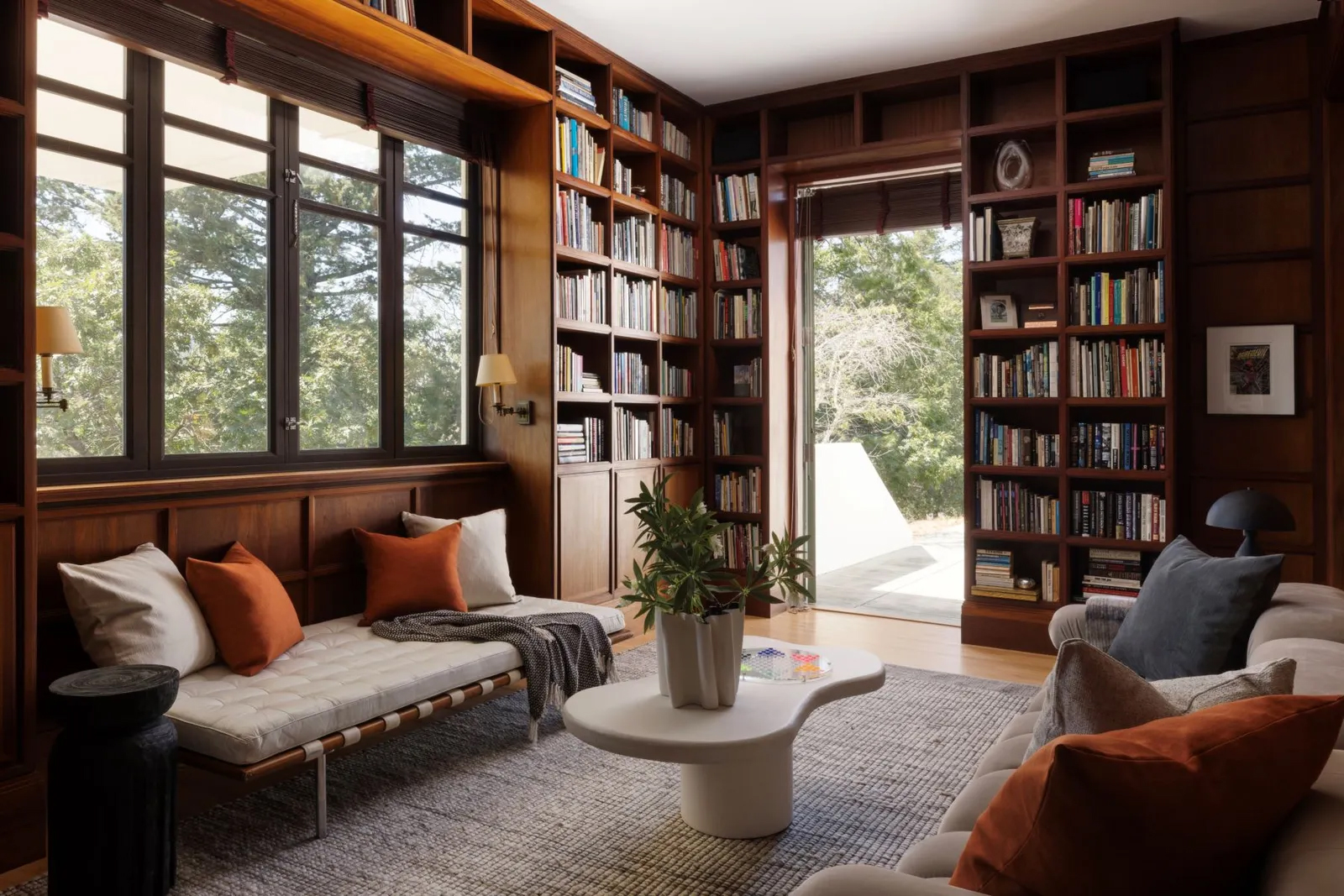 Bound to Impress: 4 Homes with Handsome Libraries - Sotheby´s ...