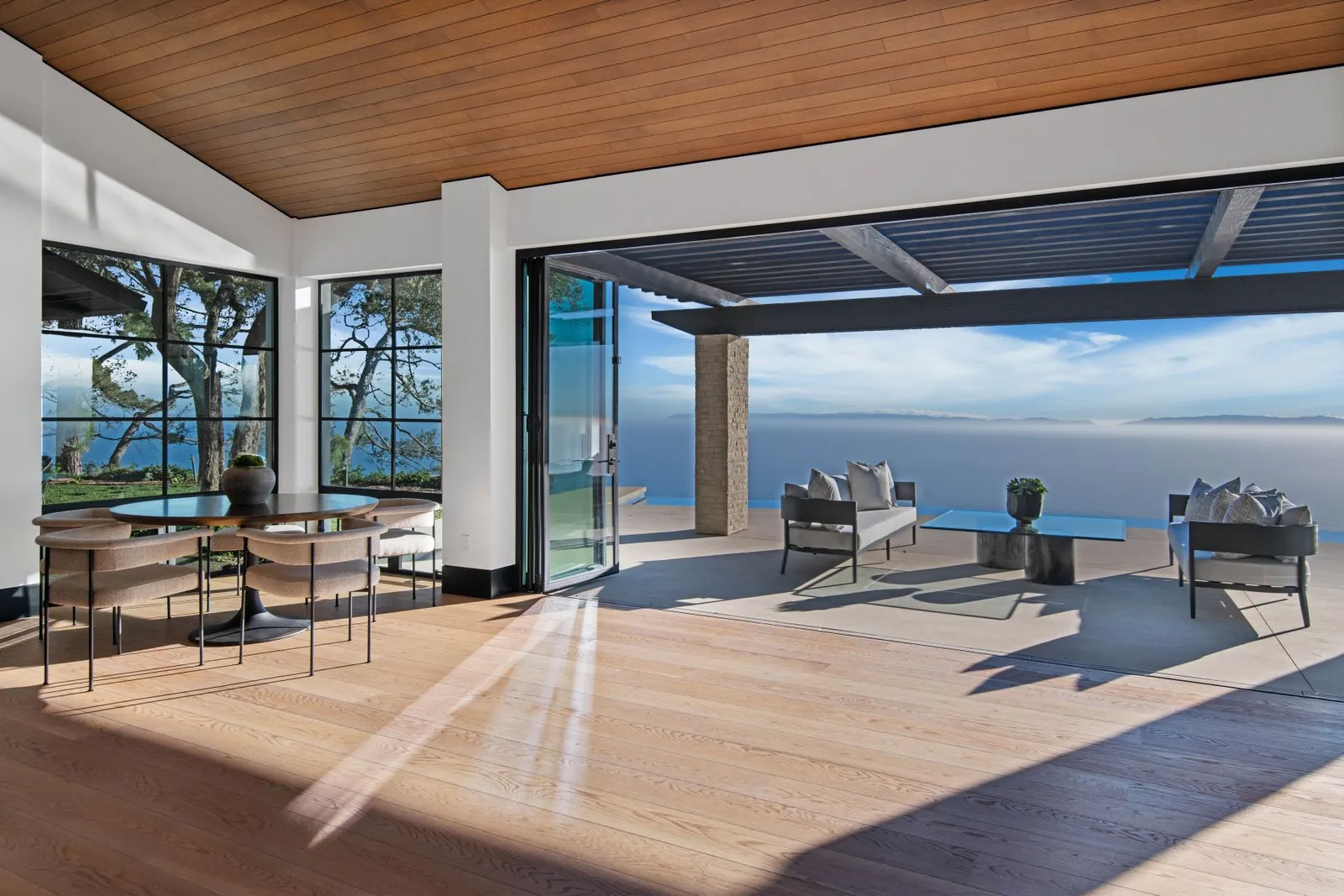Video of the Week: A Spectacular Coastal Home in Rolling Hills ...